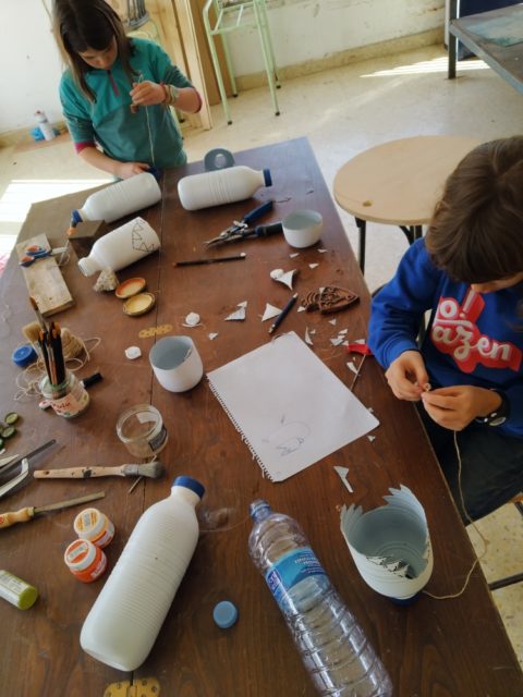 Ekodeco: talleres de reciclaje y diseño de artículos - SUMACONCAUSA AUZOLANA